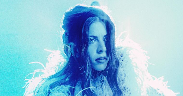 Sofia Thompson - Azul