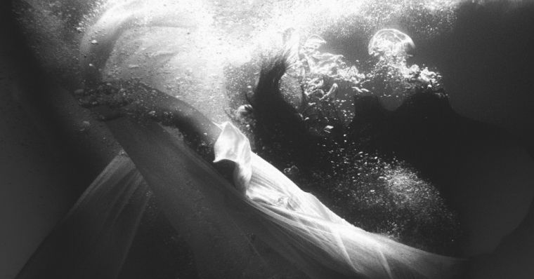 Mi-kaisha - Edge of Surrender